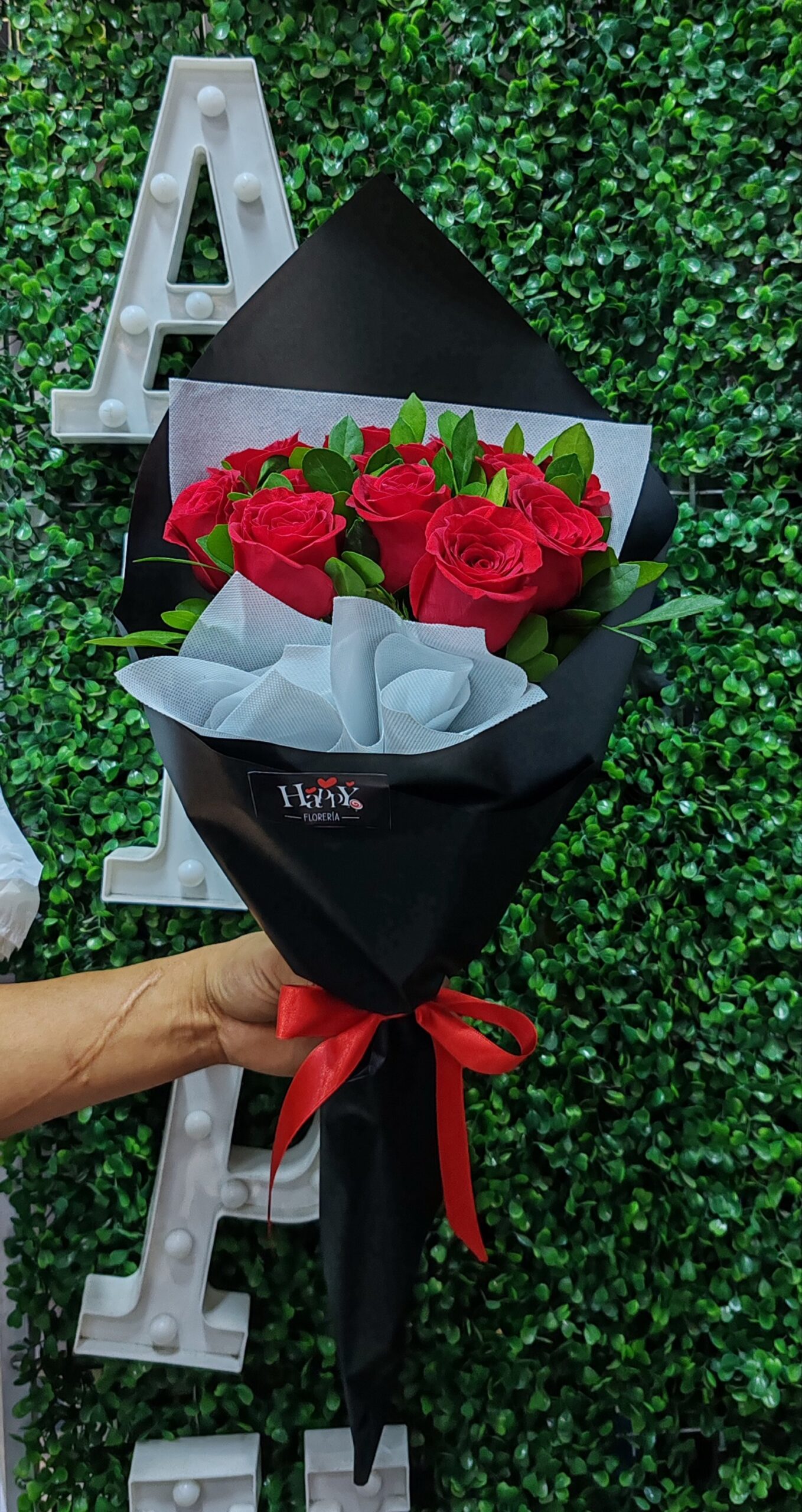 Ramo Clásico de 12 rosas - Happyflor