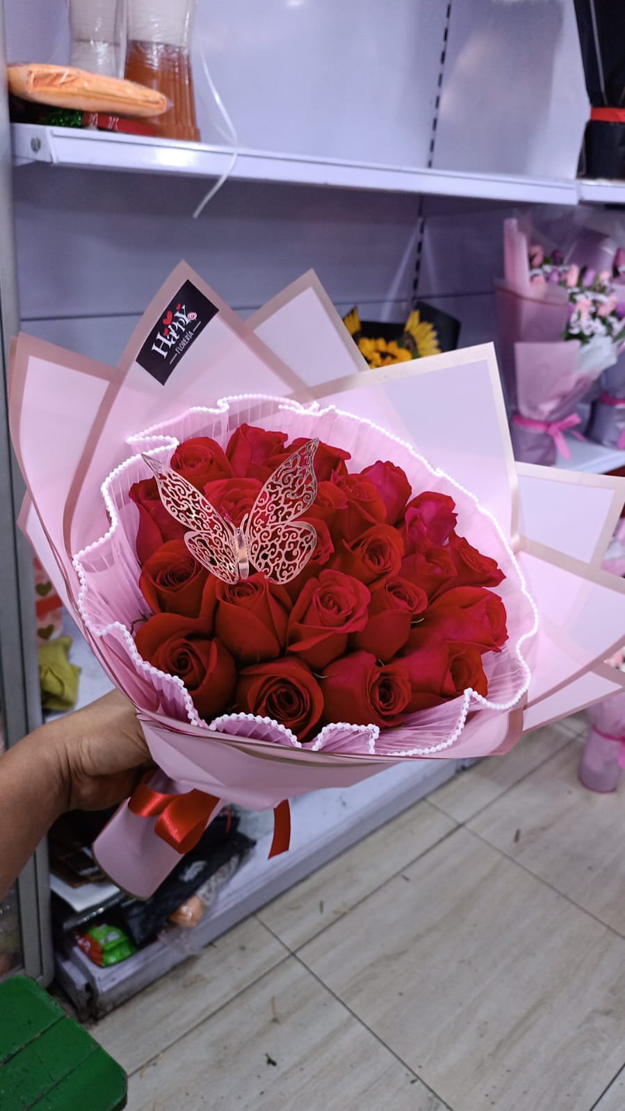 Ramo Buchón con 24 rosas rojas - Happyflor