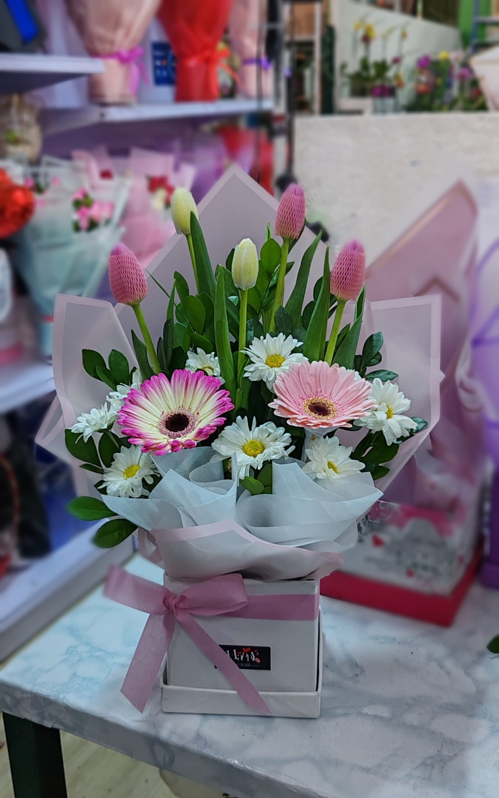 Box de 5 Tulipanes 🩷🤍 - Happyflor