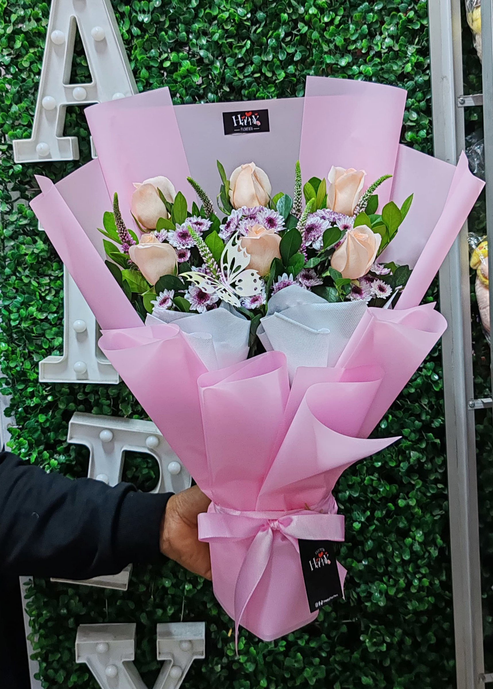 Ramo de 6 rosas 🩷 - Happyflor