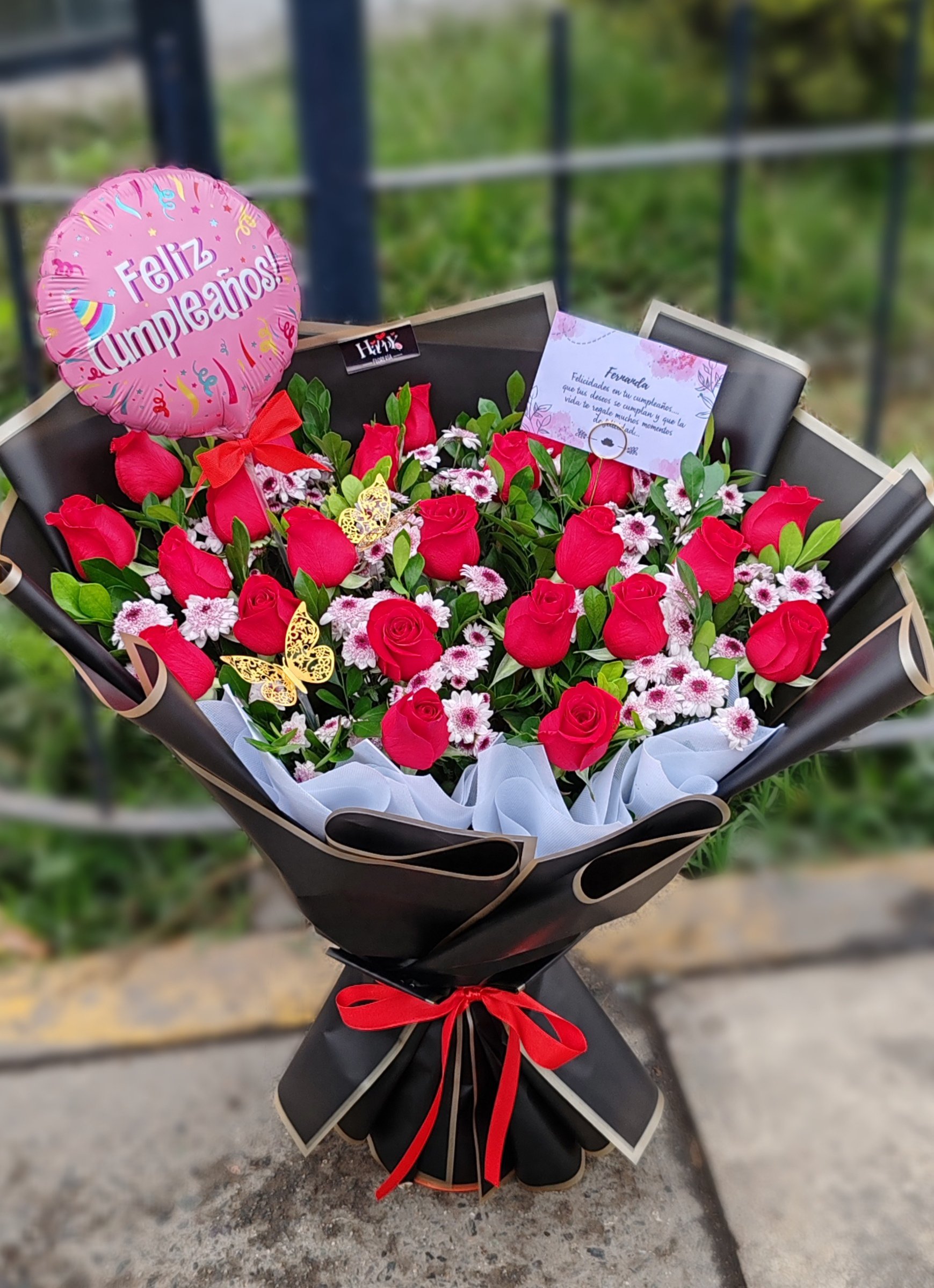 Ramo de 24 rosas rojas 🌹 - Happyflor