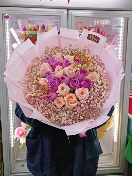 Ramo buchón 24 rosas 👑 - Happyflor