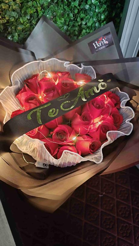 Ramo 24 Rosas con luces - Happyflor